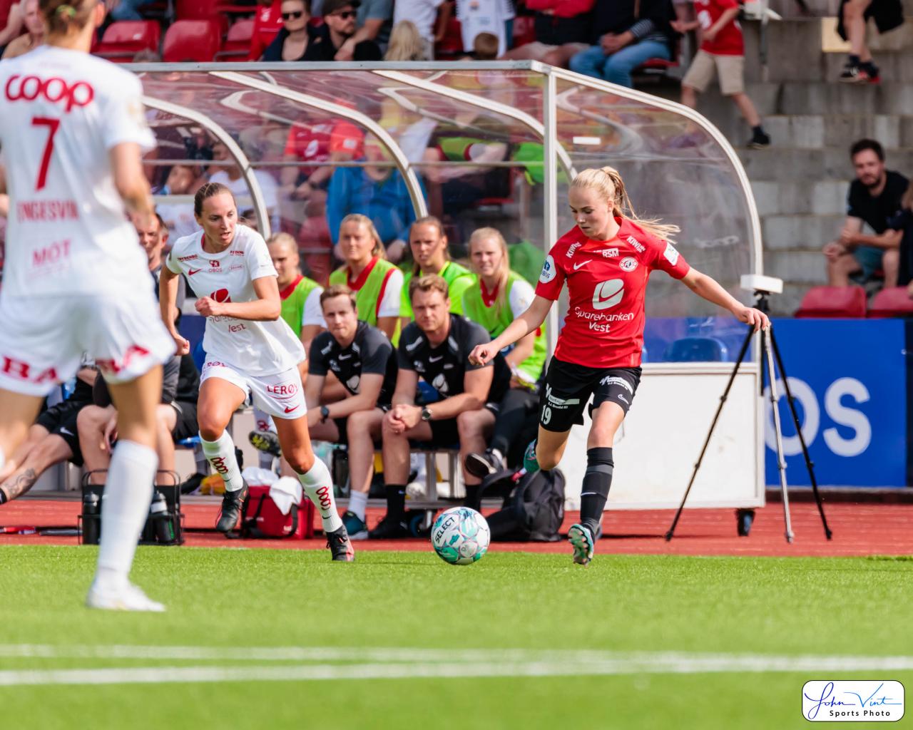 Se et større album fra KIL/Hemne - Åsane Damer